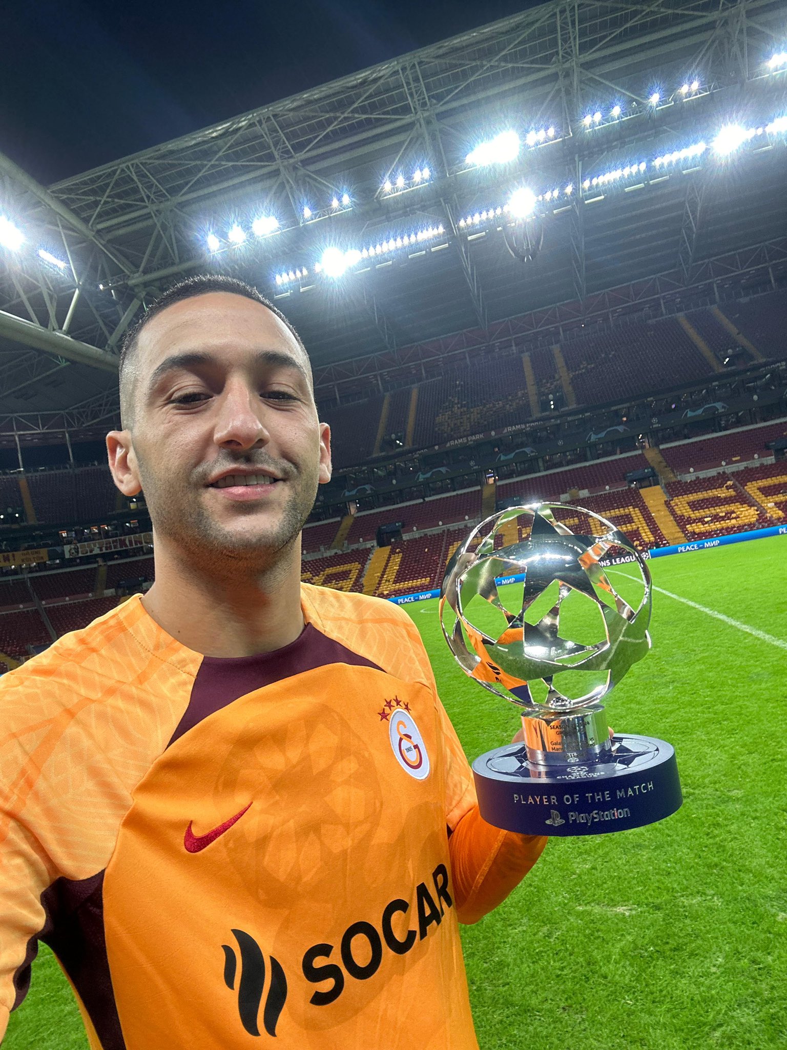 نجم حكيم زياش يسطع في سماء دوري أبطال أوروبا - صوت المغرب